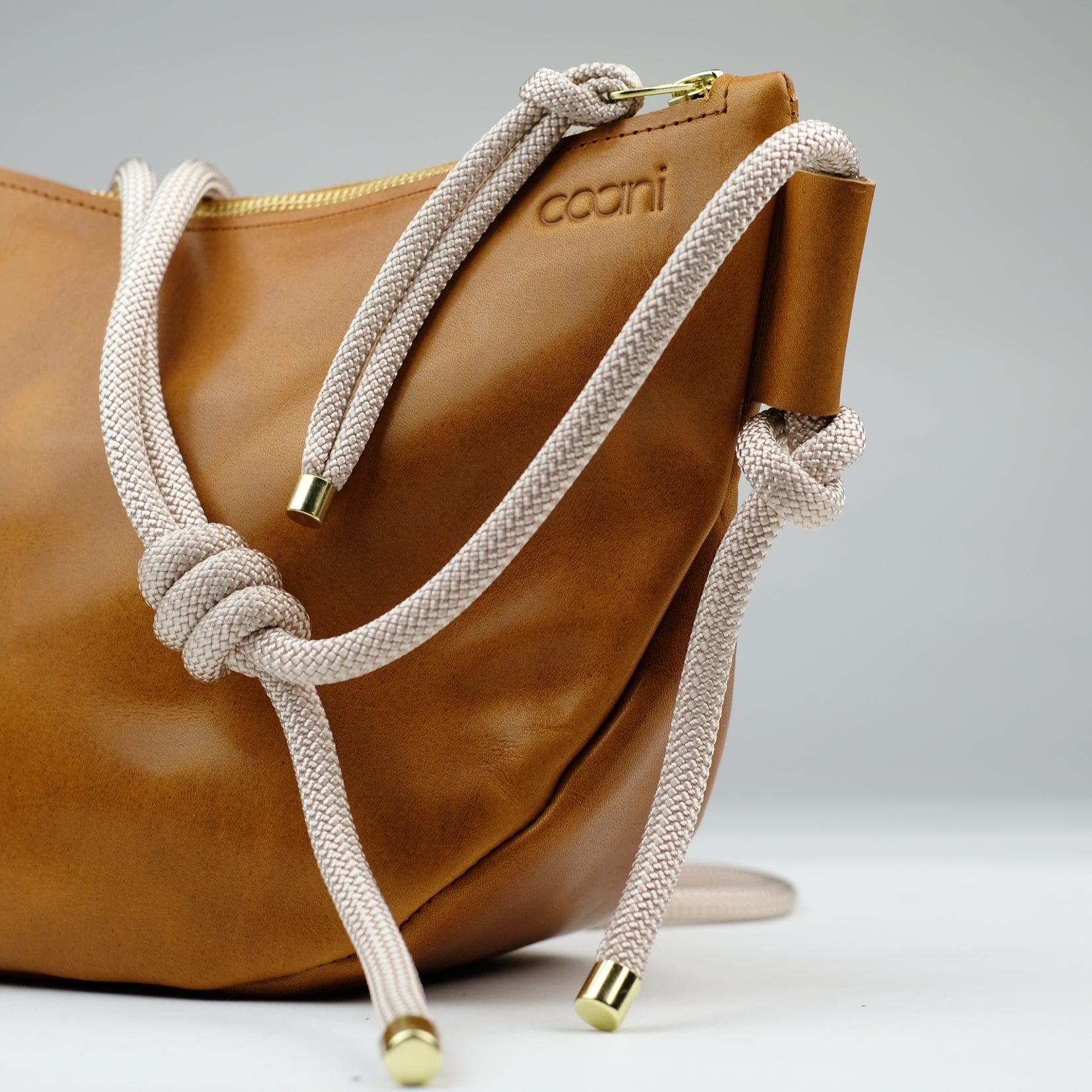 Ledertaschen – Handgefertigt aus pflanzlich gegerbtem Leder | COANI ...